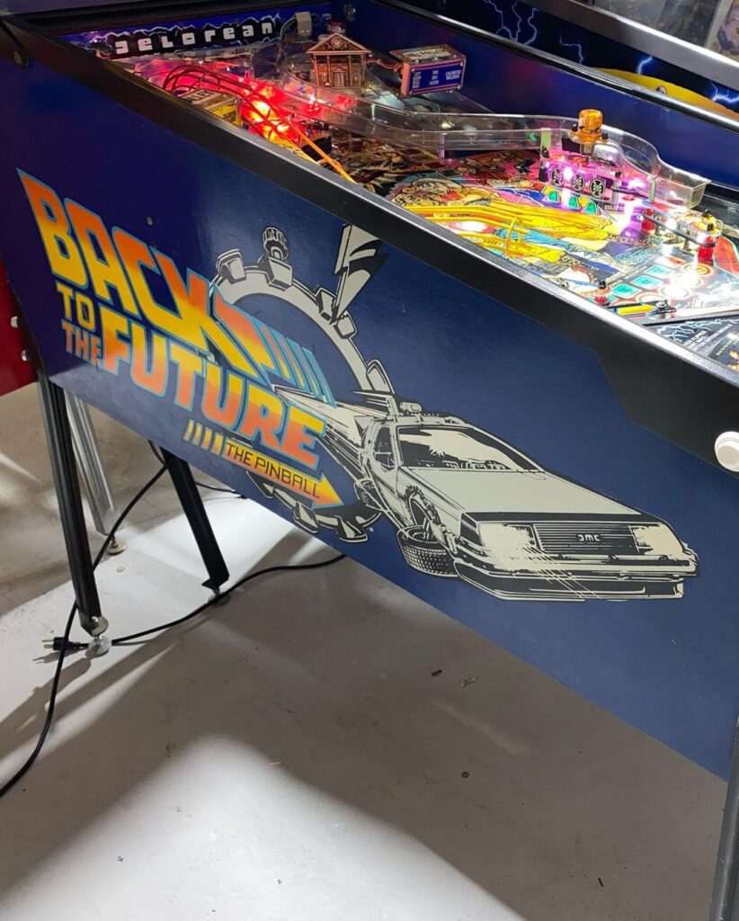 Buy Back To The Future Pinball:-This bttf is in great shape